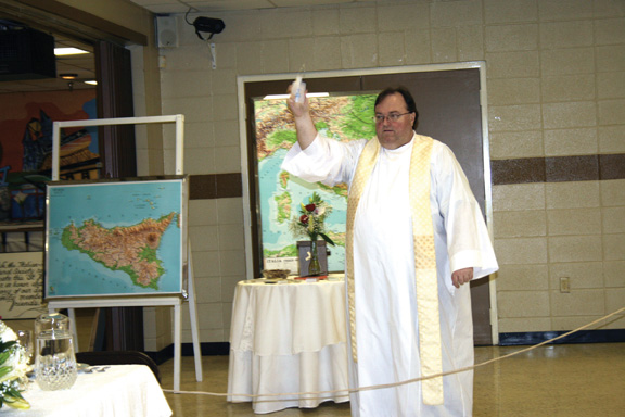 Fr. Collum blesses the altar - The Bogalusa Daily News | The Bogalusa ...
