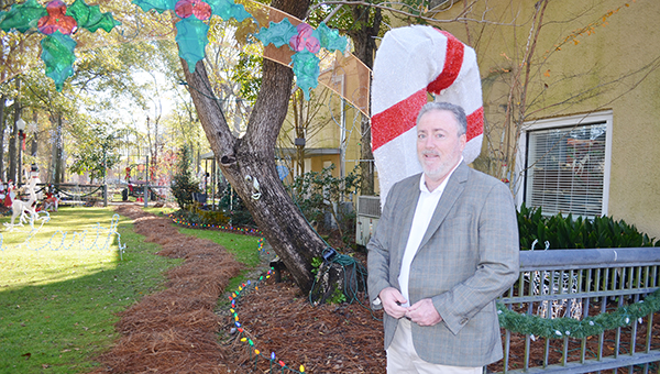 Arata honors late father with Christmas display | The Bogalusa Daily News